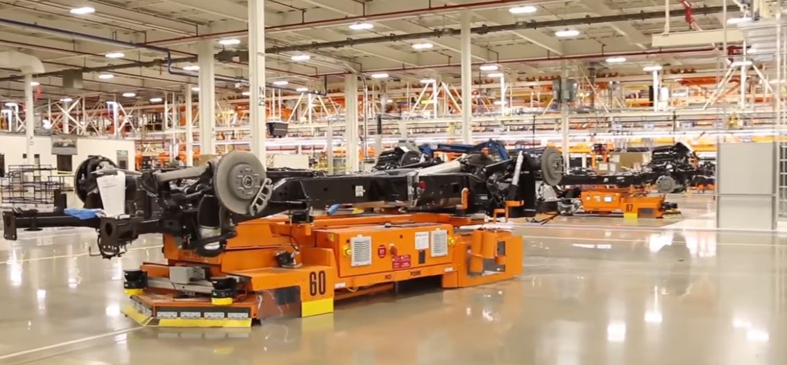 AGVs for High Production Auto Assembly Line - RedViking